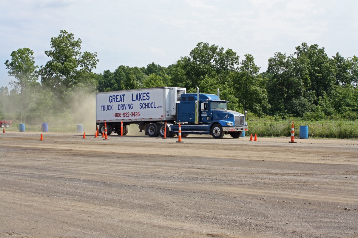 (160 Hrs) CDL (Class A) Skills Training Program - Great Lakes Truck ...